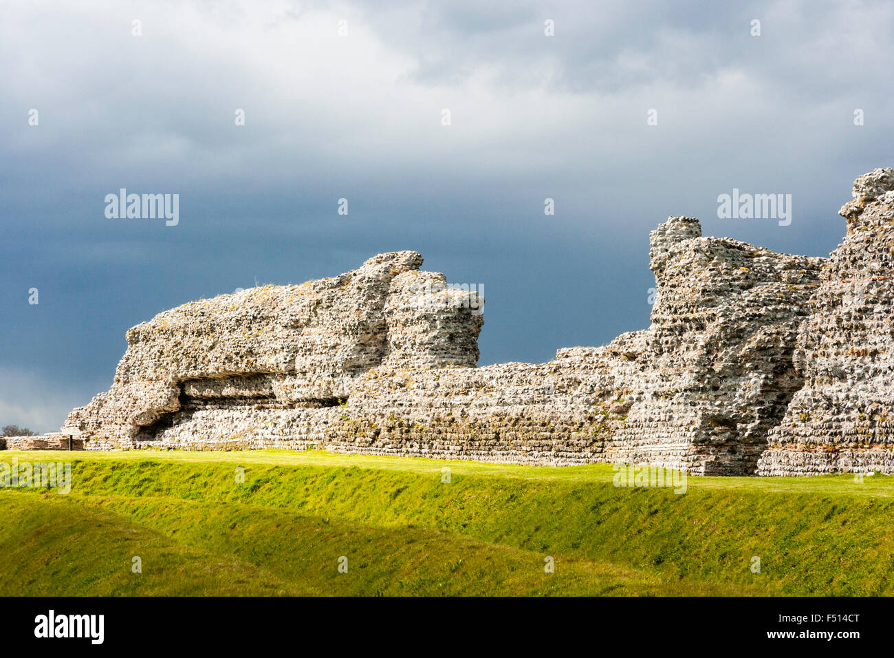 England, Richborough. Rutupiae, Roman Saxon Shore fort. North wall ...