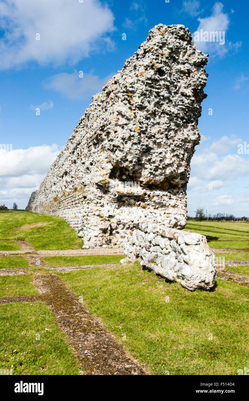 England, Richborough Roman castle, Rutupiae, 3rd century Saxon Shore ...