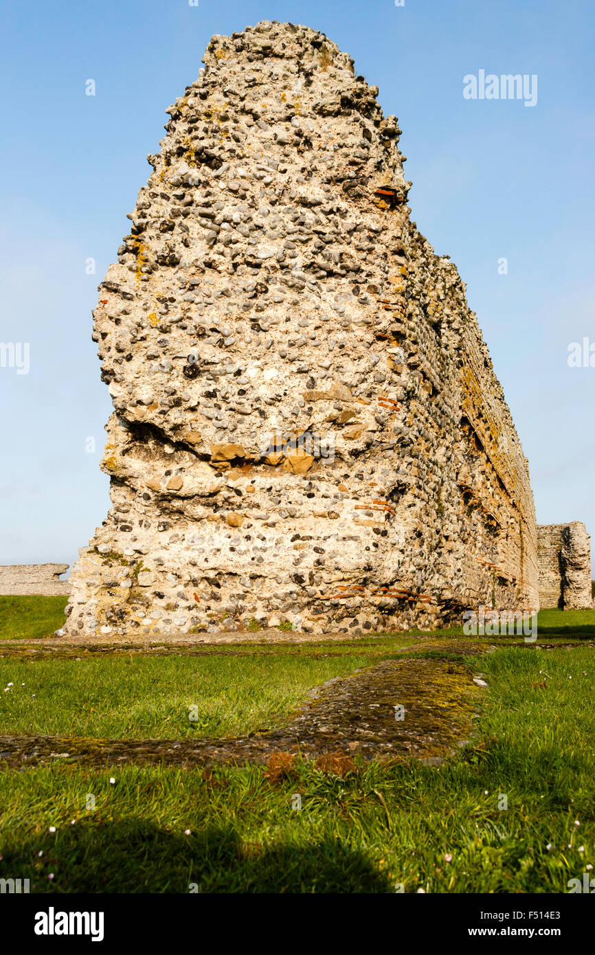 England, Richborough Roman castle, Rutupiae, 3rd century Saxon Shore ...