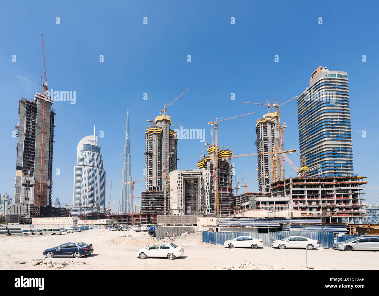 Construction sites of new high-rise luxury apartment towers in Dubai ...