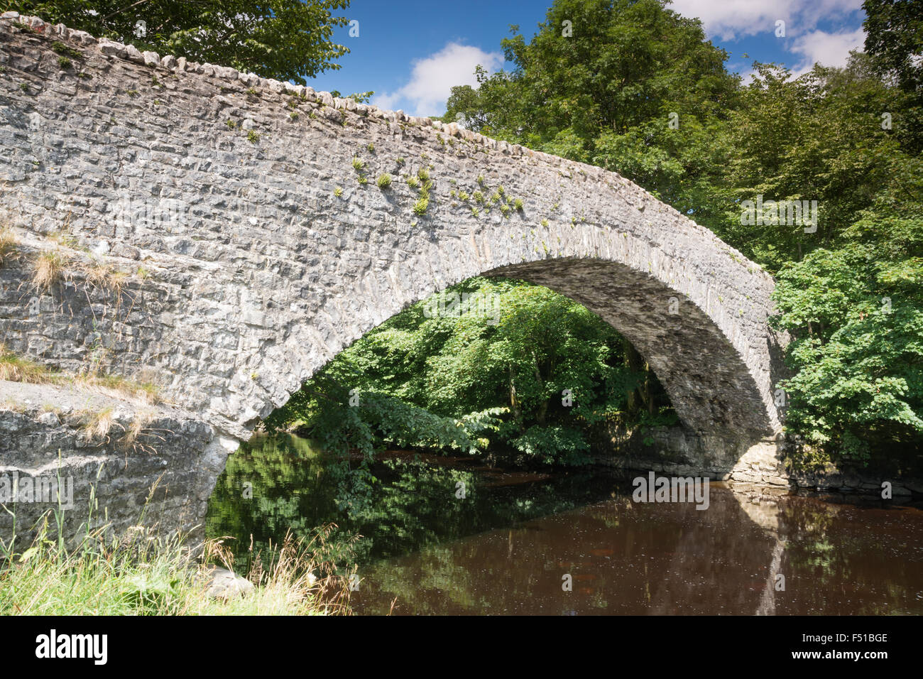 Bridge at Stainforth in the Yorkshire Dales Stock Photo - Alamy