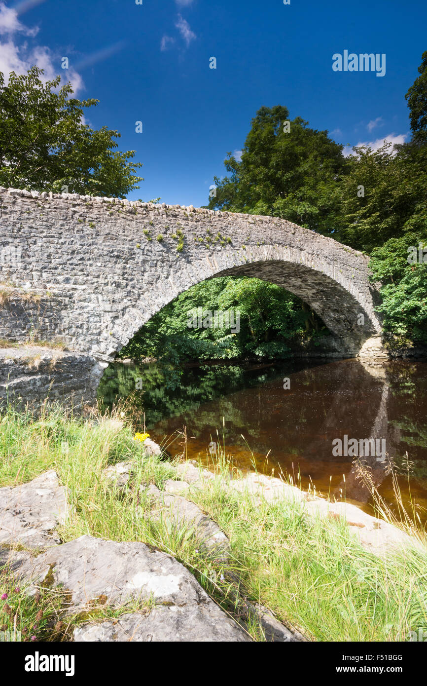 Bridge at Stainforth in the Yorkshire Dales Stock Photo - Alamy