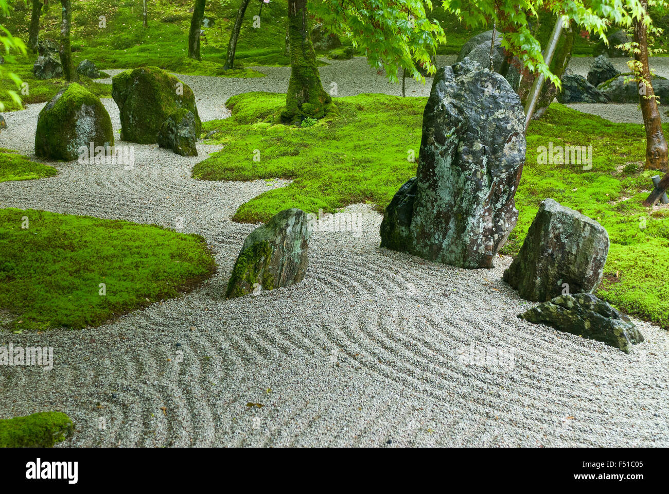 Detail of dry zen garden at Dazaifu Komiyo-Ji Temple Fukuoka Japan ...