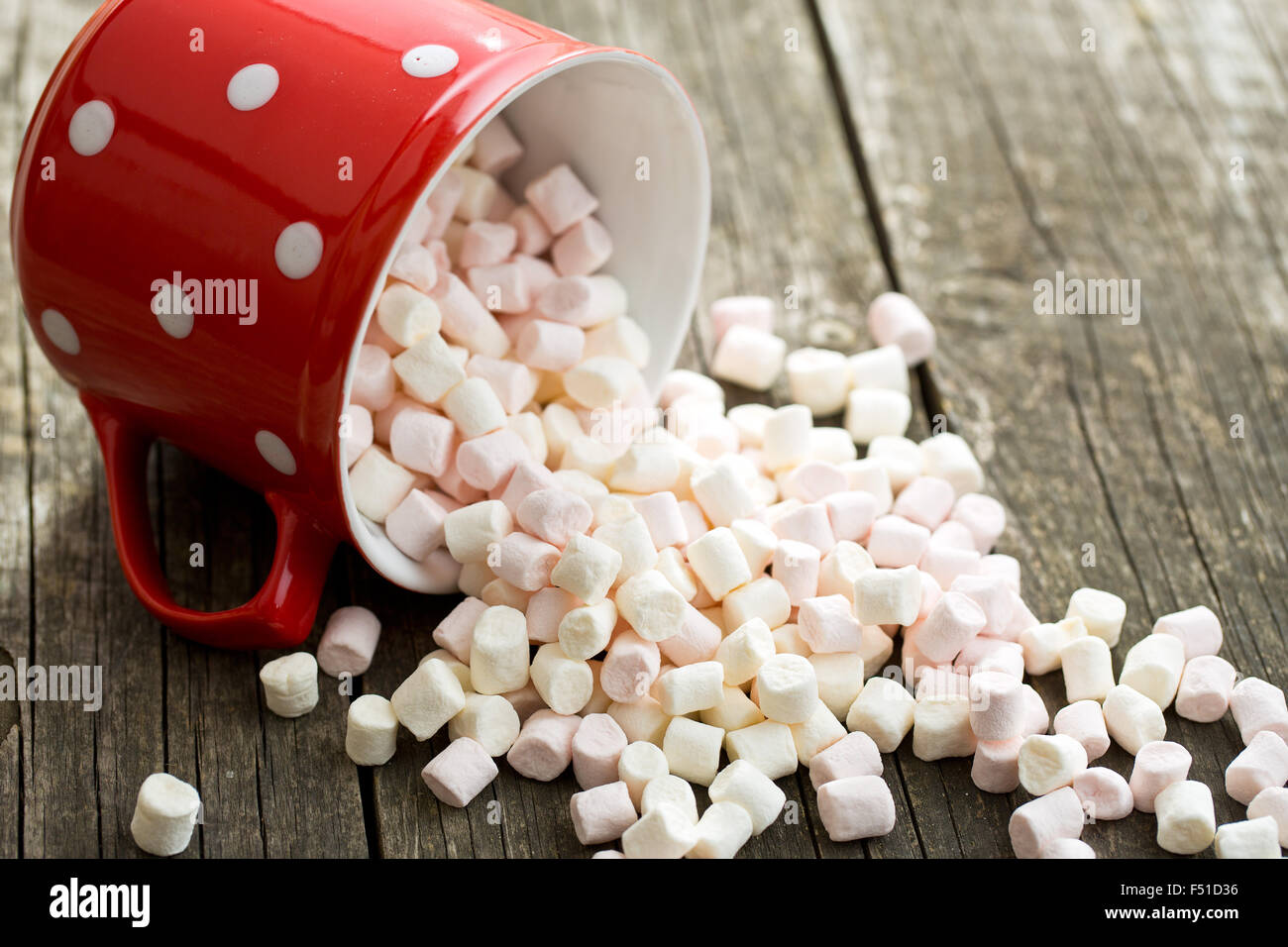 mini marshmallows in red mug Stock Photo - Alamy