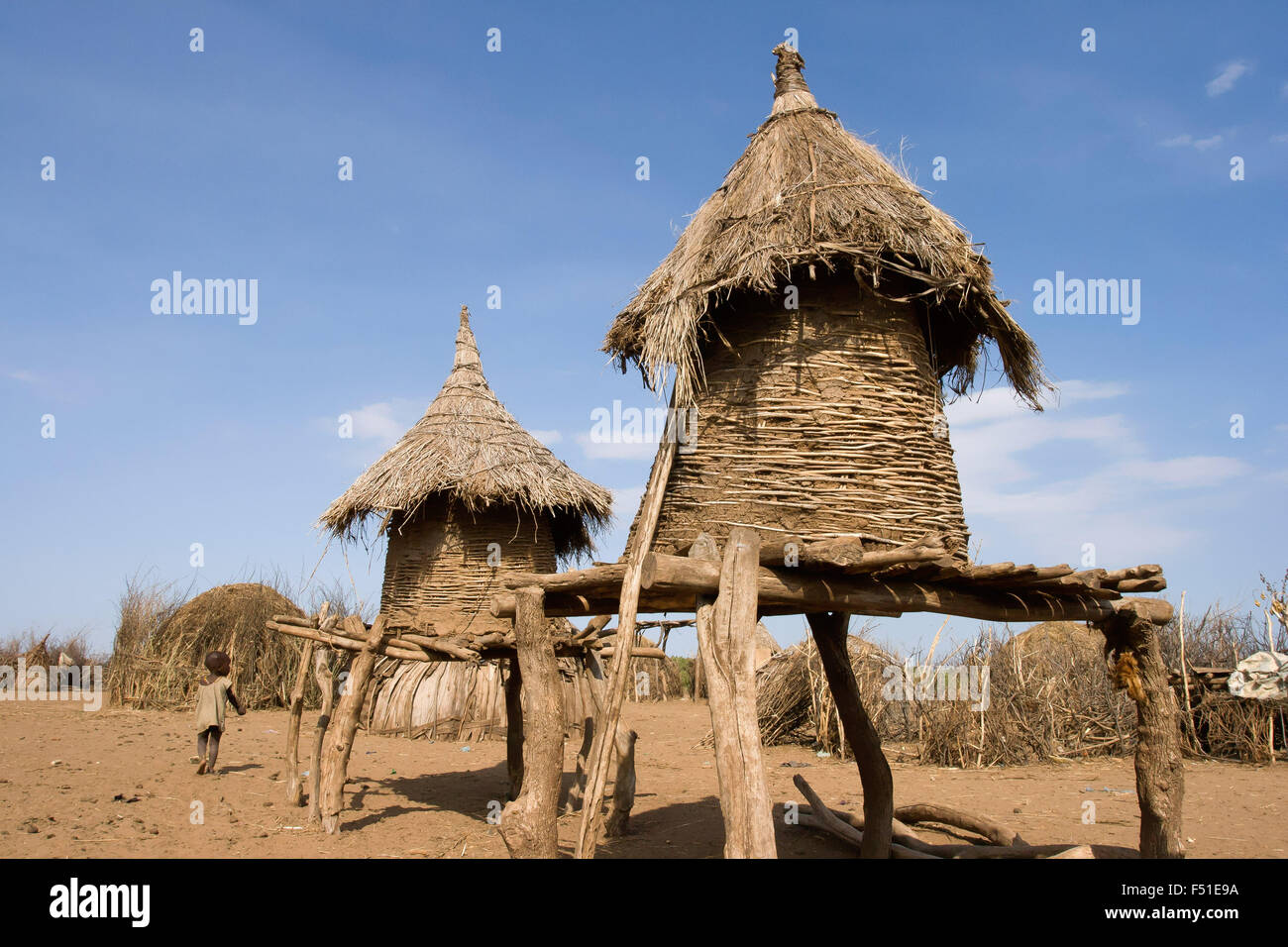 Granaries in Omorate, Galeb tribal village, Ethiopia Stock Photo - Alamy