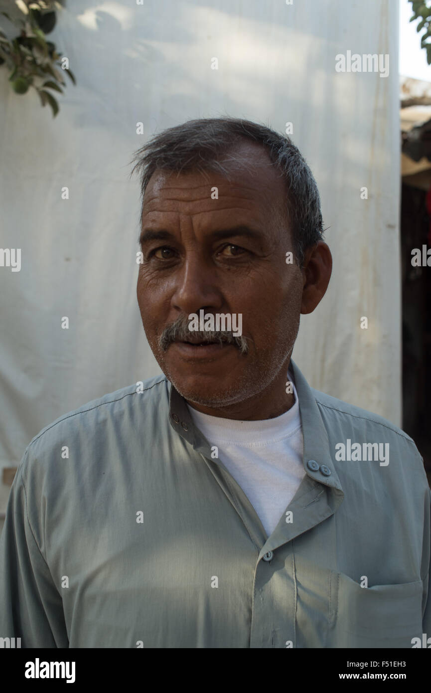 Syrian refugee man hi-res stock photography and images - Alamy