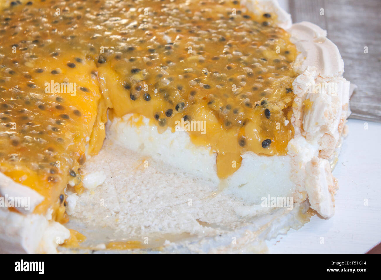 Passion creme cake hi-res stock photography and images - Alamy