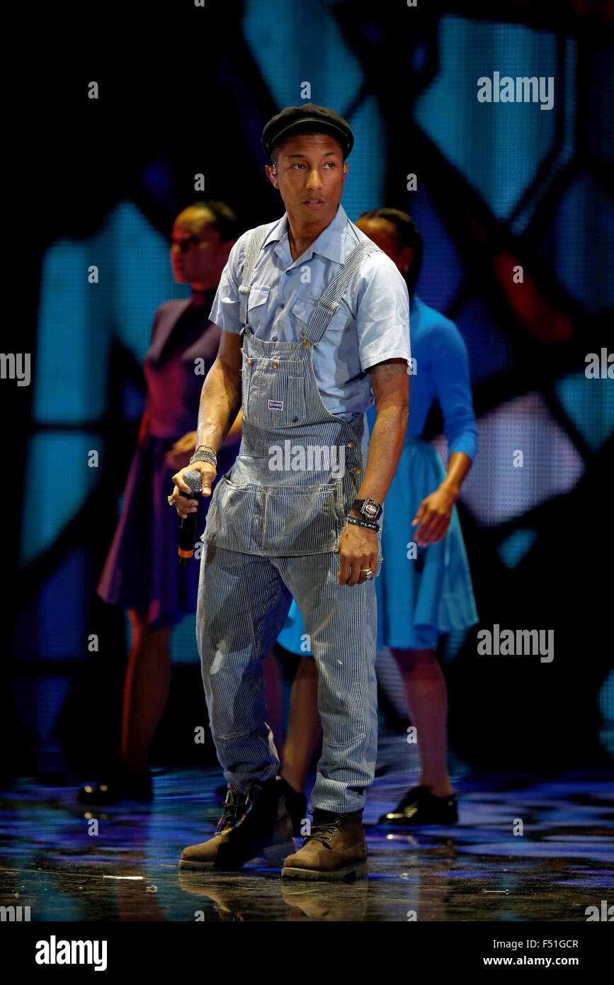 Singer Pharrell Williams performs at the 2015 MTV Europe Music Awards ...