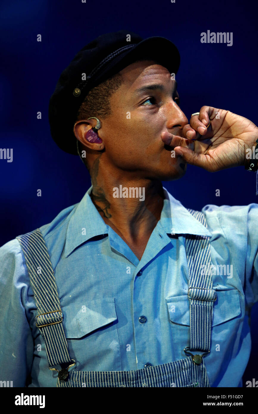 Singer Pharrell Williams performs at the 2015 MTV Europe Music Awards ...
