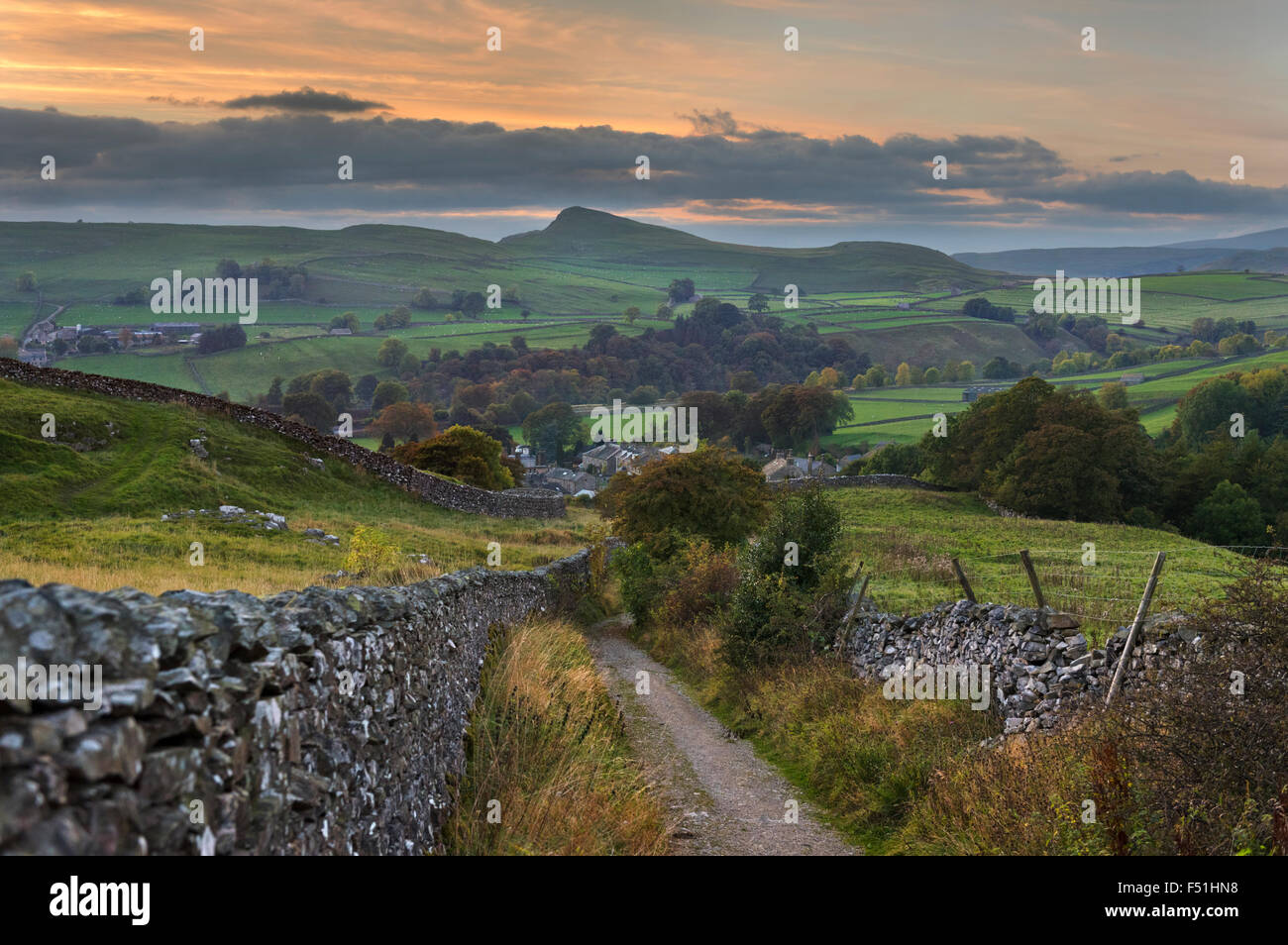 Settle Village Yorkshire High Resolution Stock Photography and Images ...