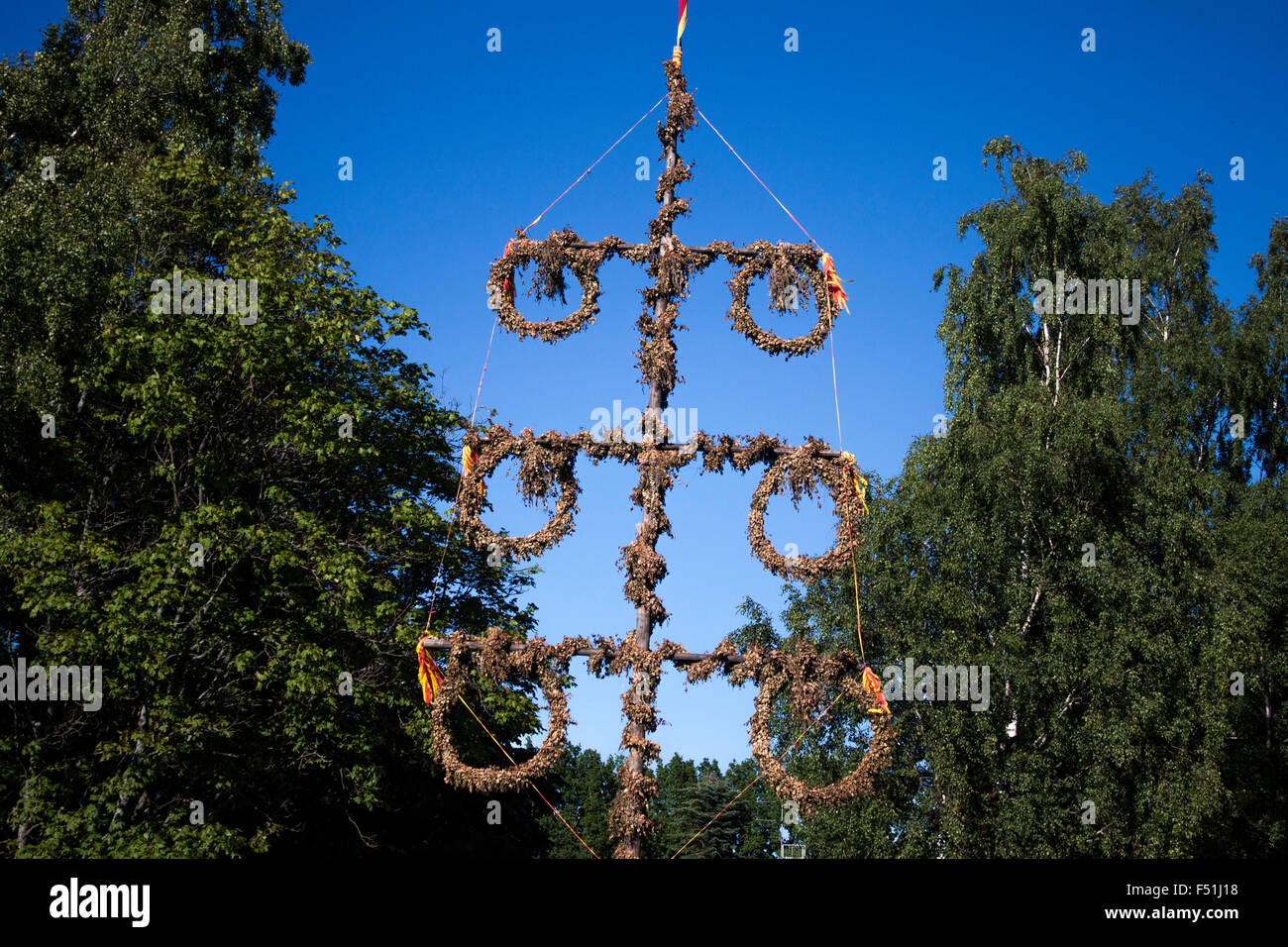 Midsummer sweden maypole hi-res stock photography and images - Alamy
