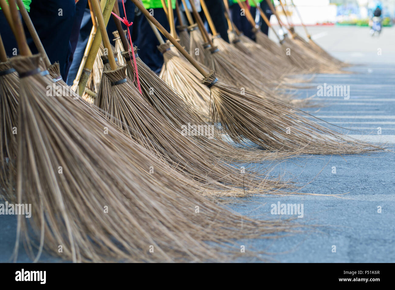 Street Sweeper Sweeping Pavement in Bangkok Stock Photo - Alamy