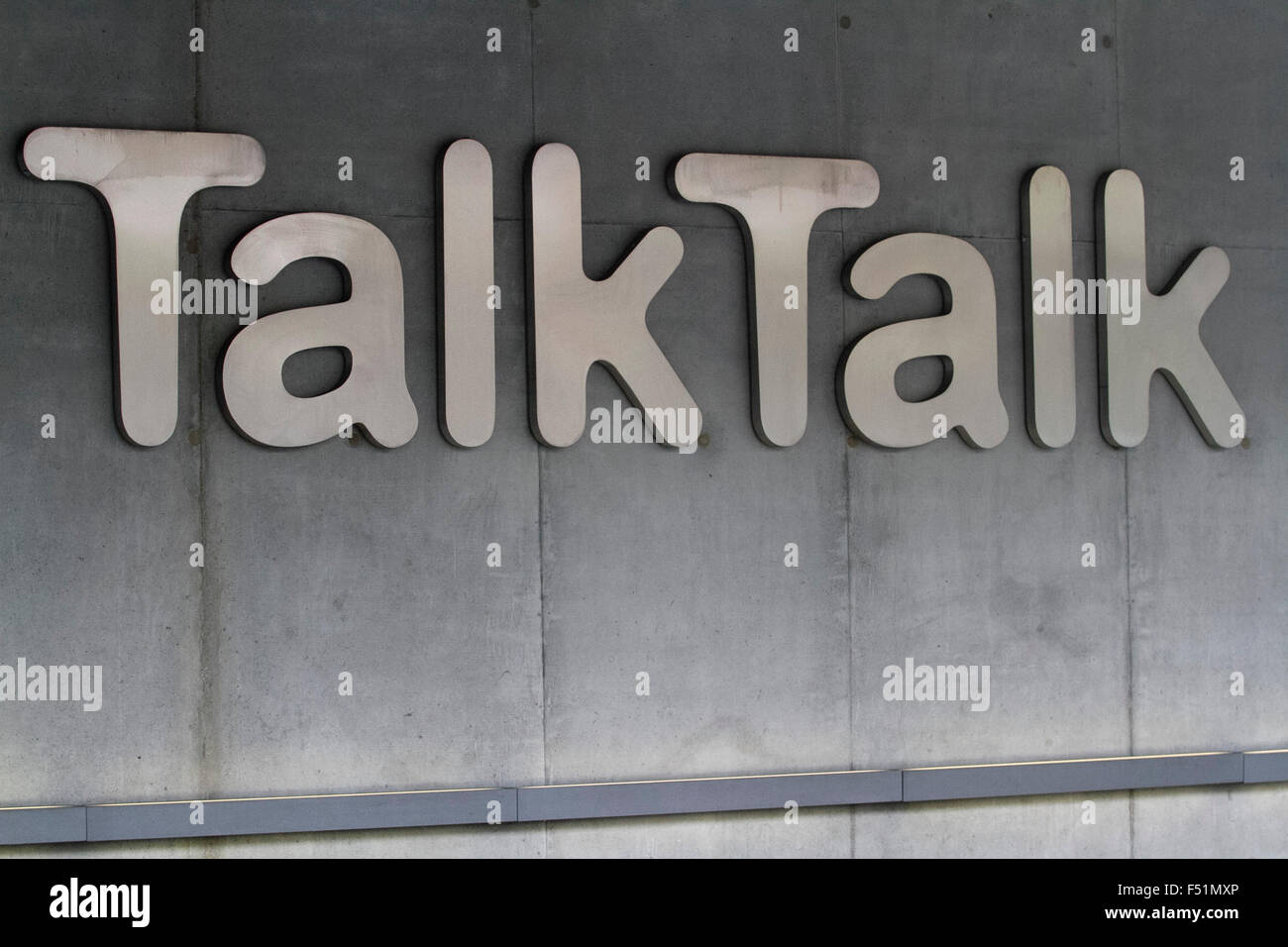 London, UK. 26th Oct, 2015. PICTURED: Talk Talk London offices.Shares ...