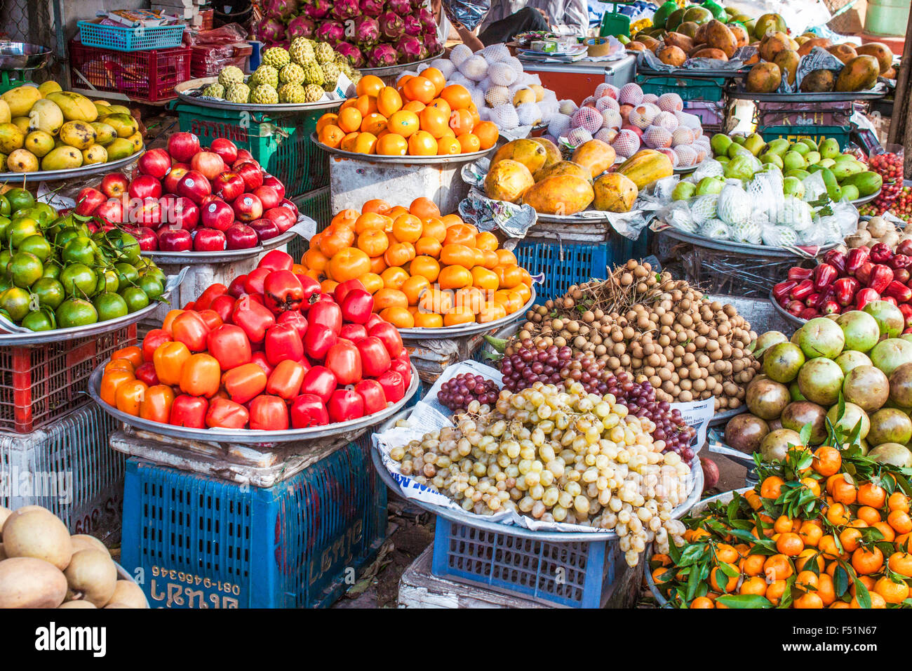 Fruits vegetables bazaar in hi-res stock photography and images - Alamy