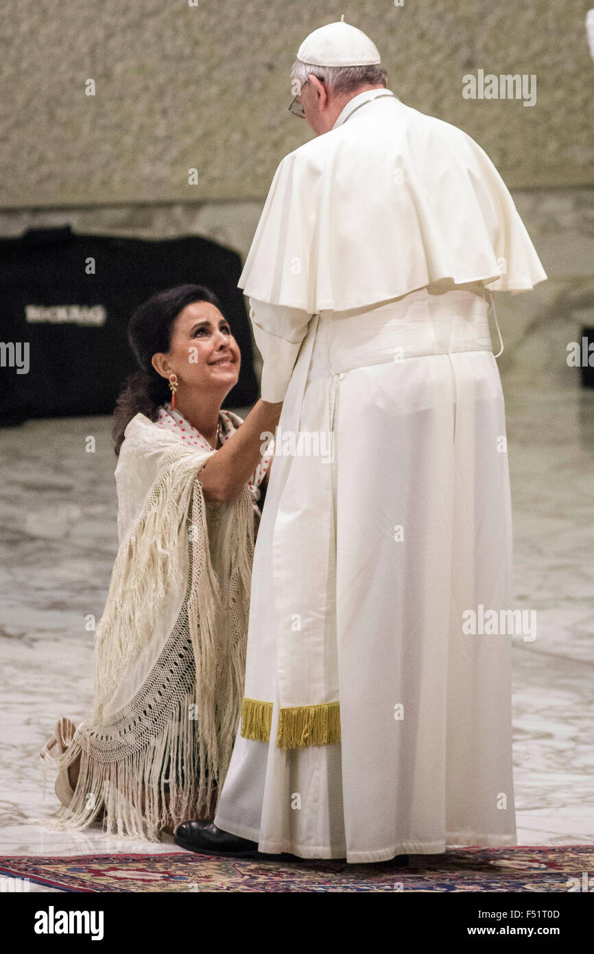 Vatican City, Vatican. 26th Oct, 2015. Pope Francis is greeted by ...