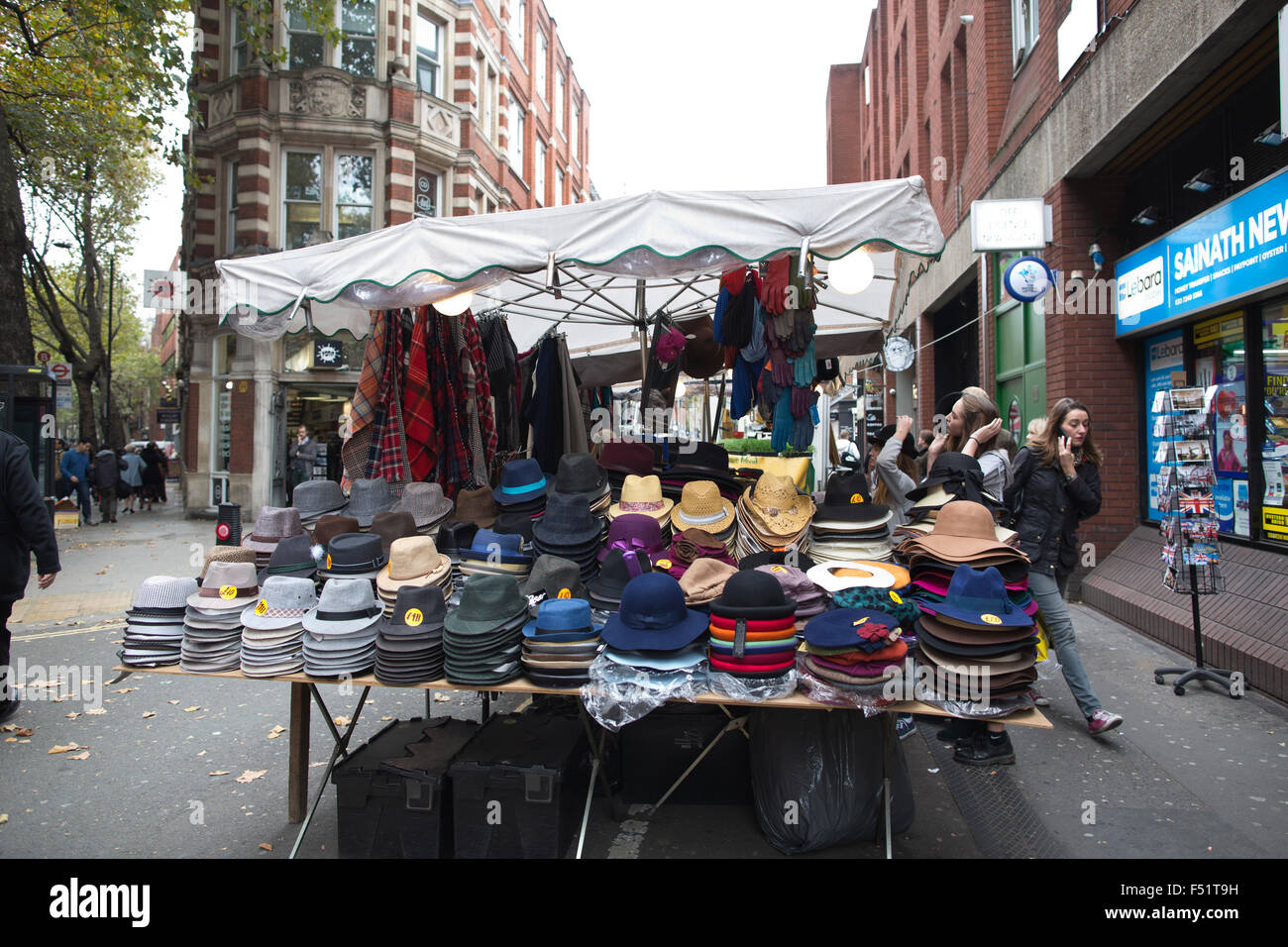 Hat stall, Cambridge Circus, West End, Central London, England, UK ...