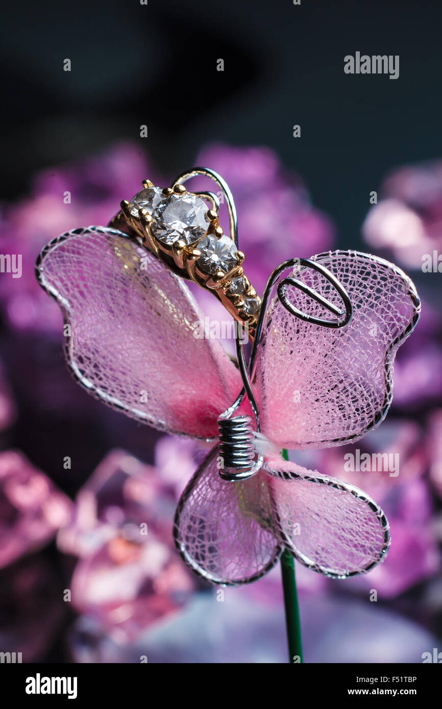 Beautiful wedding rings Stock Photo - Alamy