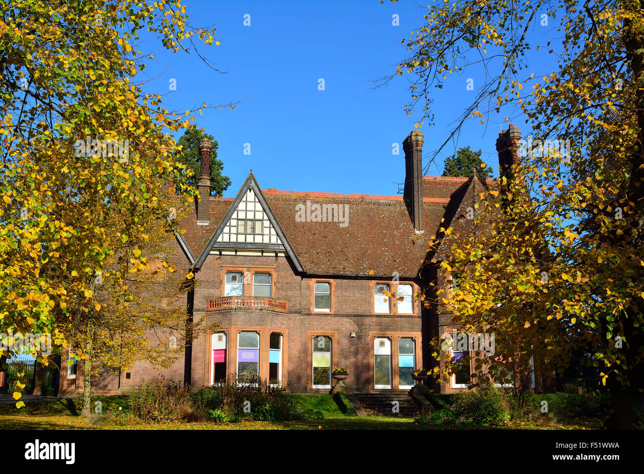 Luton Park Wardown Park High Resolution Stock Photography and Images ...