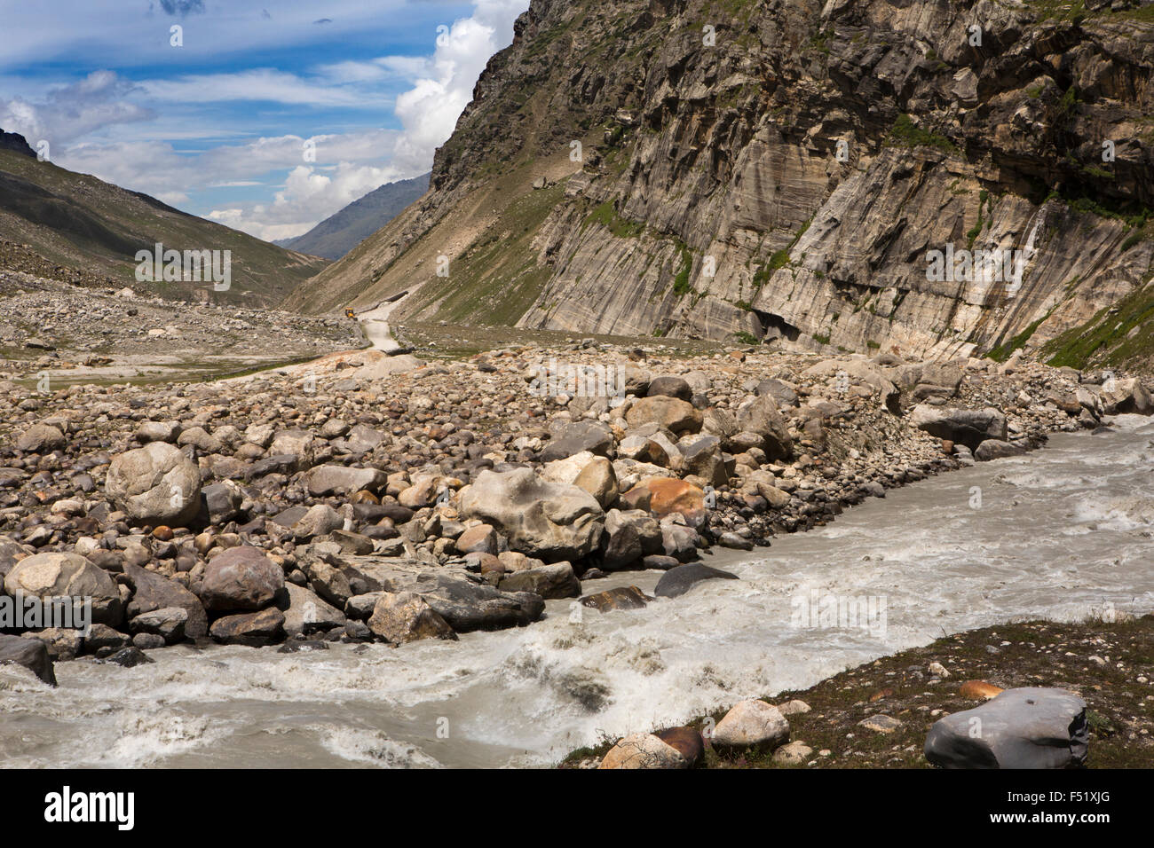 India, Himachal Pradesh, Lahaul Valley, Chhatru, Chandra River Stock ...