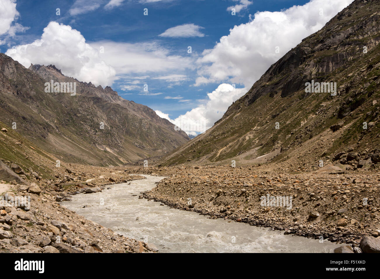 Passing pass through hi-res stock photography and images - Alamy