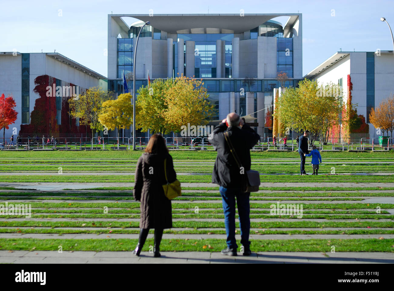 Berlin, Germany. 26th October, 2015. Weather: A so called "golden ...