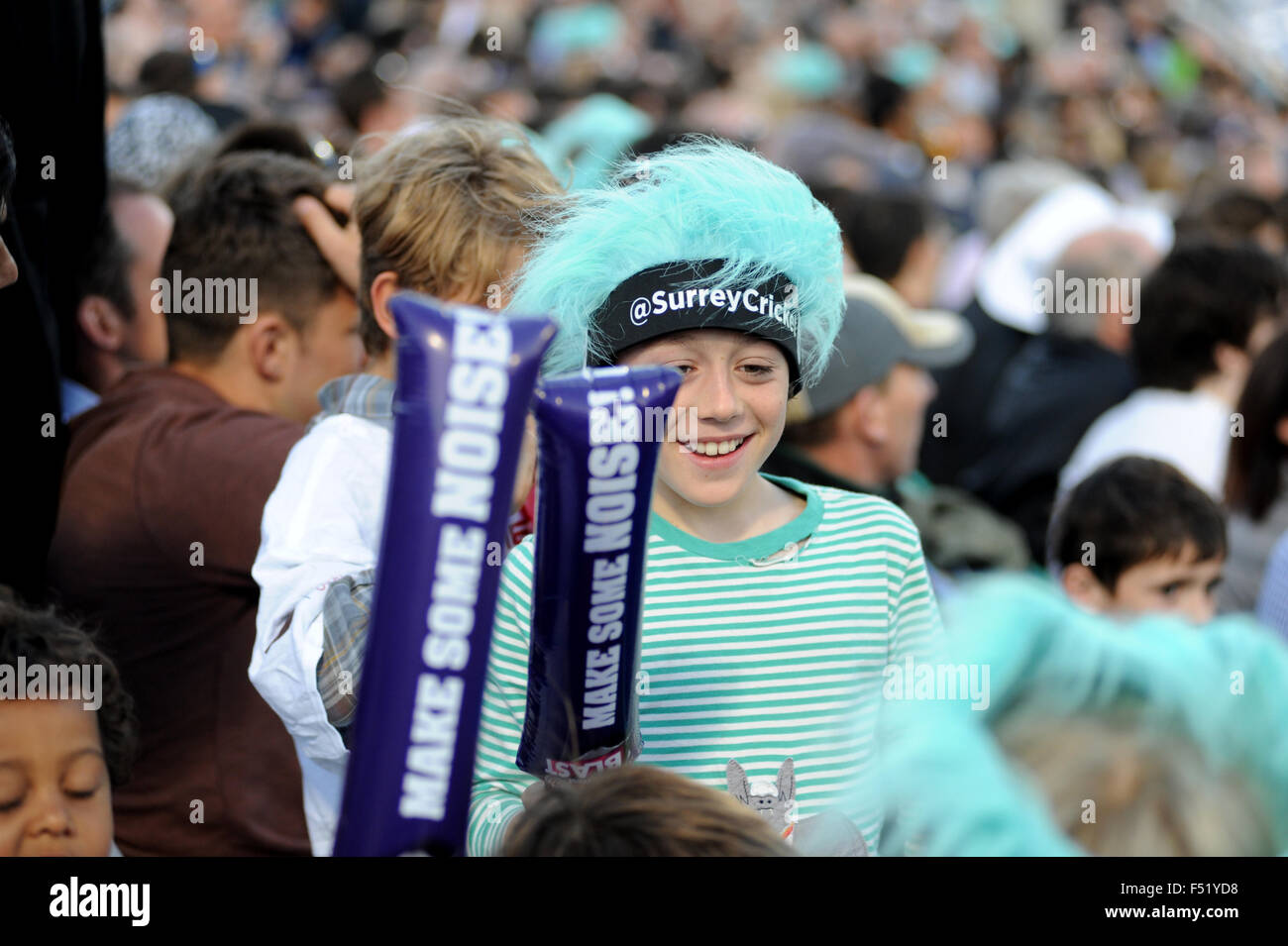Cricket six sign hi-res stock photography and images - Alamy