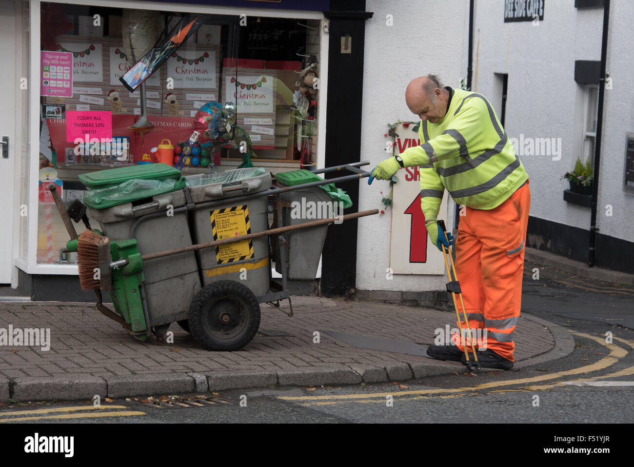Street cleaner hi-res stock photography and images - Alamy