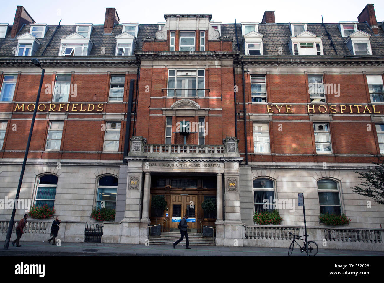 Moorfields Eye Hospital, City Road, London Stock Photo - Alamy