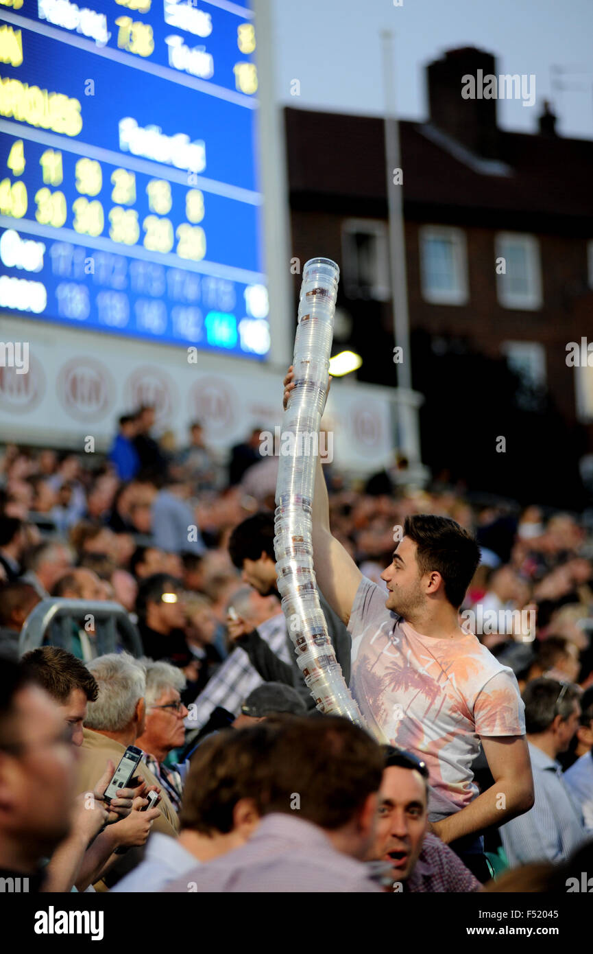 Cricket crowd beer snake hi-res stock photography and images - Alamy