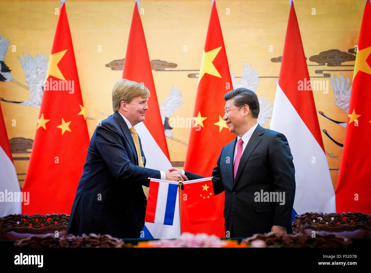 Beijing, China. 26th Oct, 2015. King Willem-Alexander and President Xi ...
