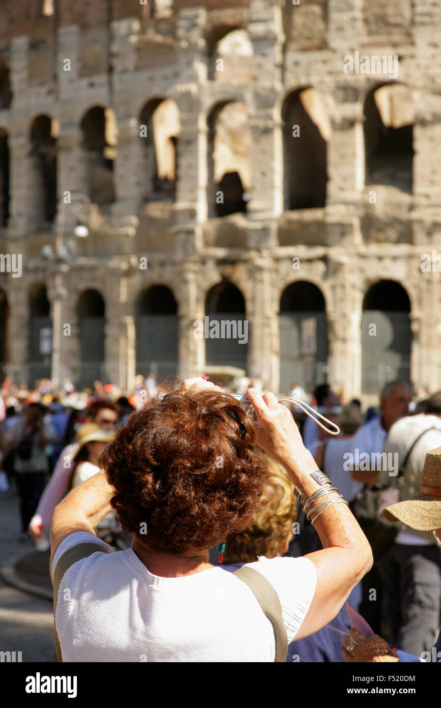 Roman amphitheatre crowd hi-res stock photography and images - Alamy