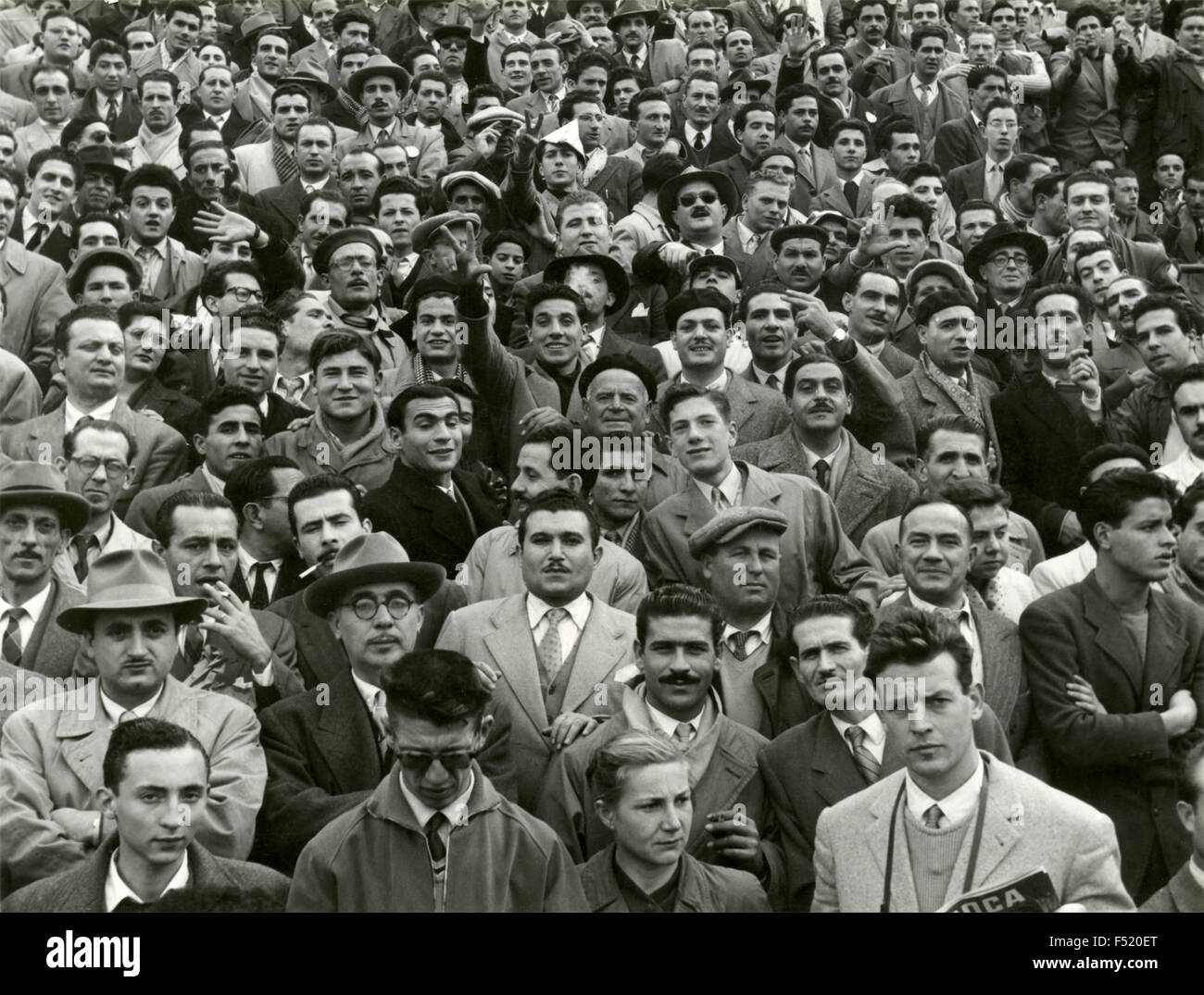 Football crowd 1950s hi-res stock photography and images - Alamy