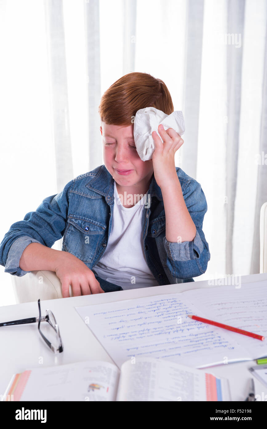 small boy with pain and tears Stock Photo - Alamy