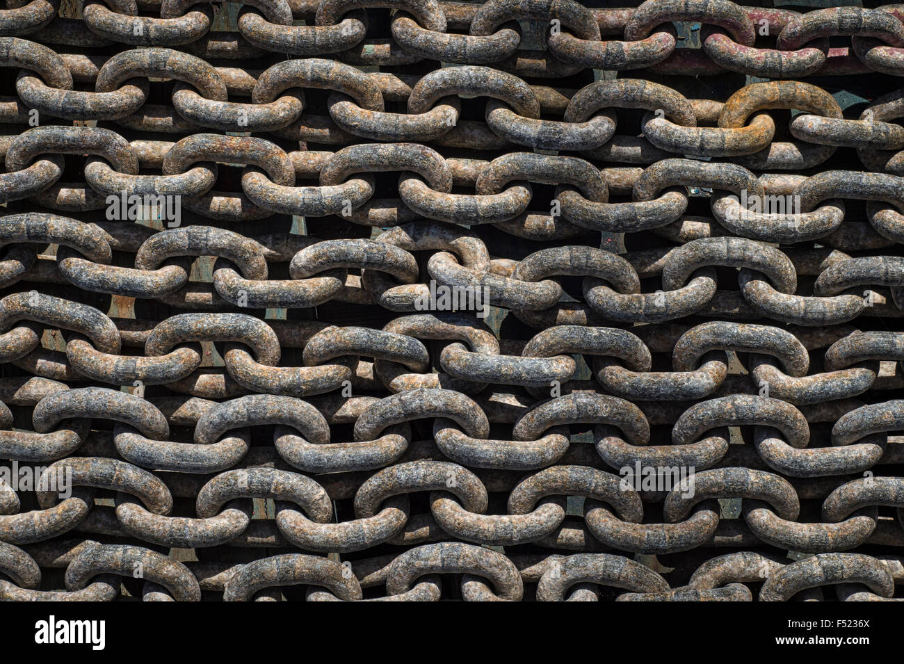 Chain background hi-res stock photography and images - Alamy