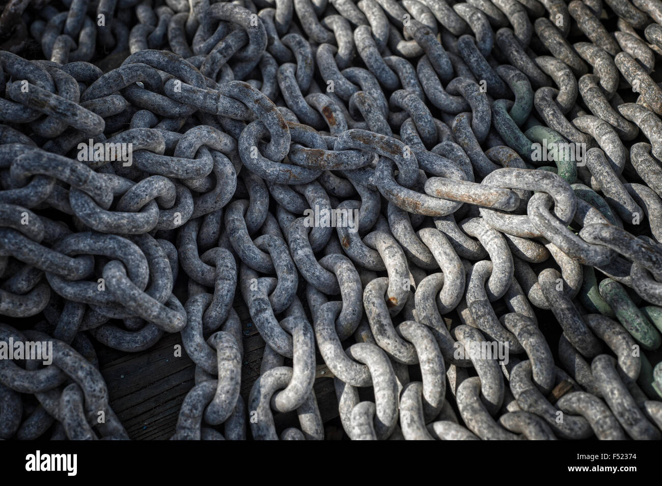 Chain pattern hi-res stock photography and images - Alamy