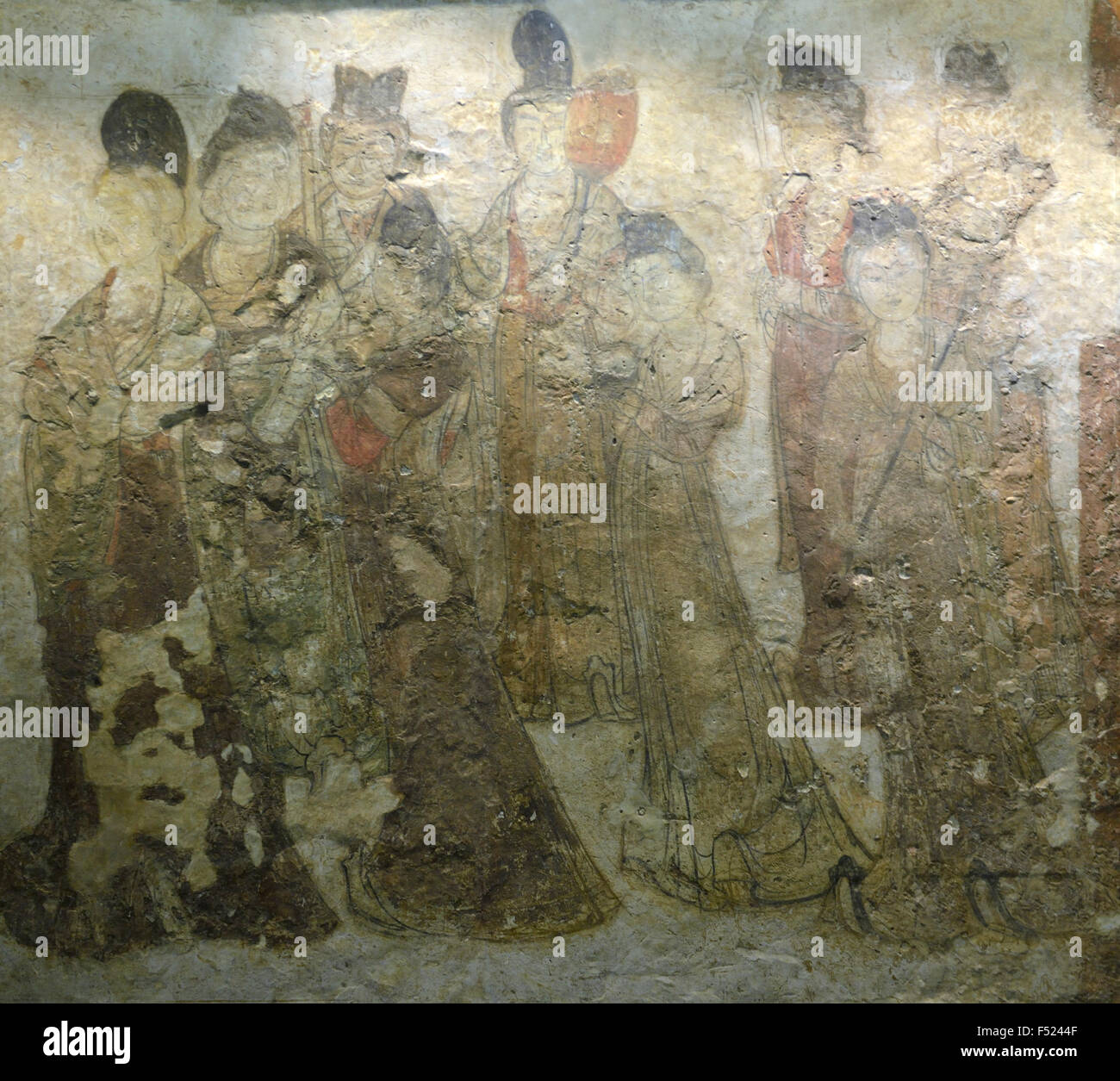 Palace Maid. Tang Dynasty tomb murals. Shanxi Museum in Xi'an, China ...