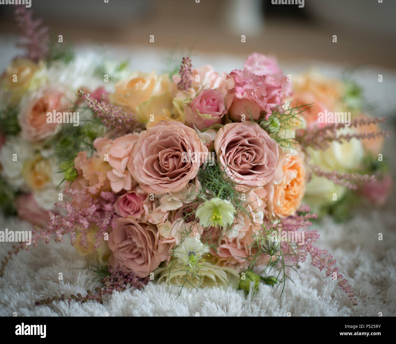 Cream Rose Bouquet High Resolution Stock Photography and Images - Alamy