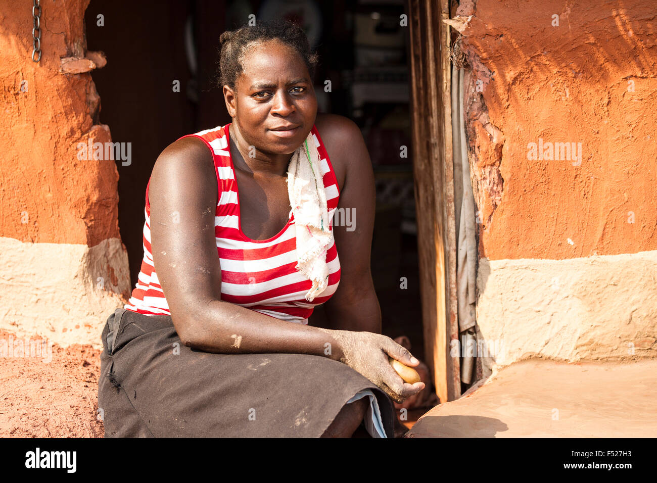 Village life zimbabwe africa hi-res stock photography and images - Alamy