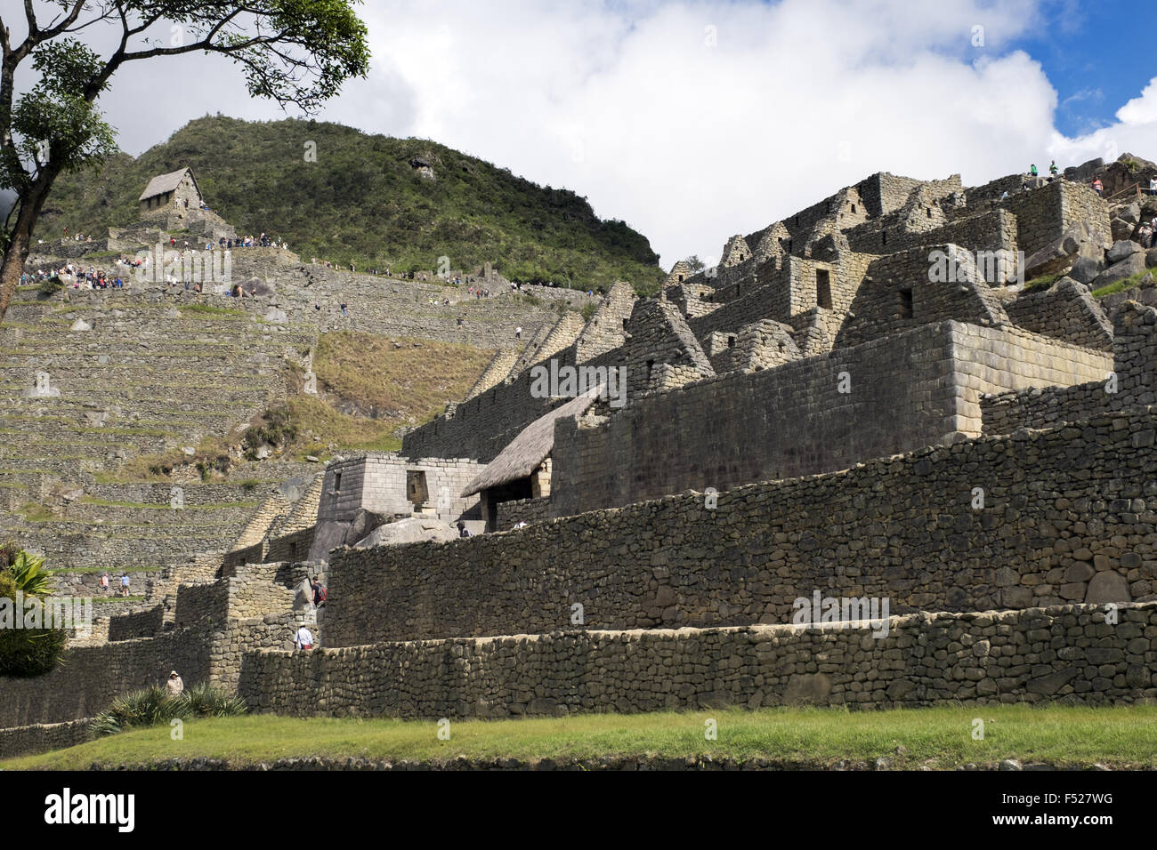 Buildings in the agricultural area of Machu Picchu Stock Photo - Alamy