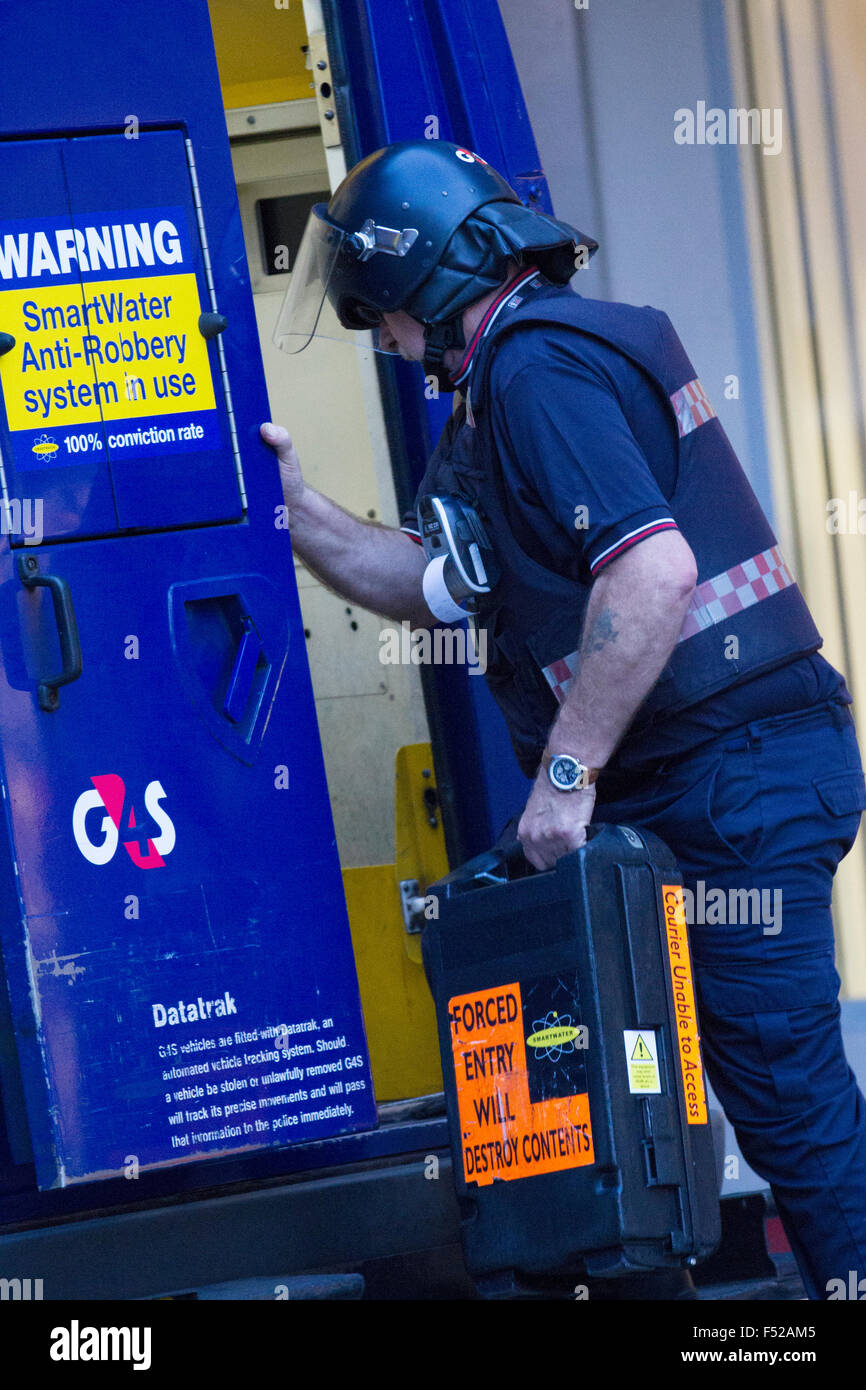 Transporting solutions hi-res stock photography and images - Alamy