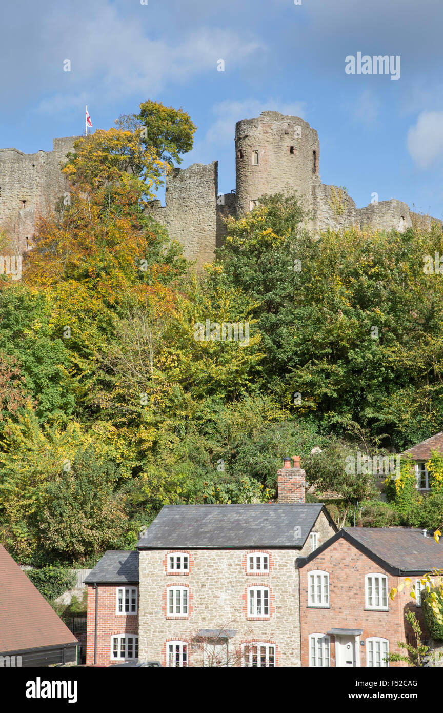 Ludlow Castle in autumn sunshine, Ludlow castle, Shropshire, England ...