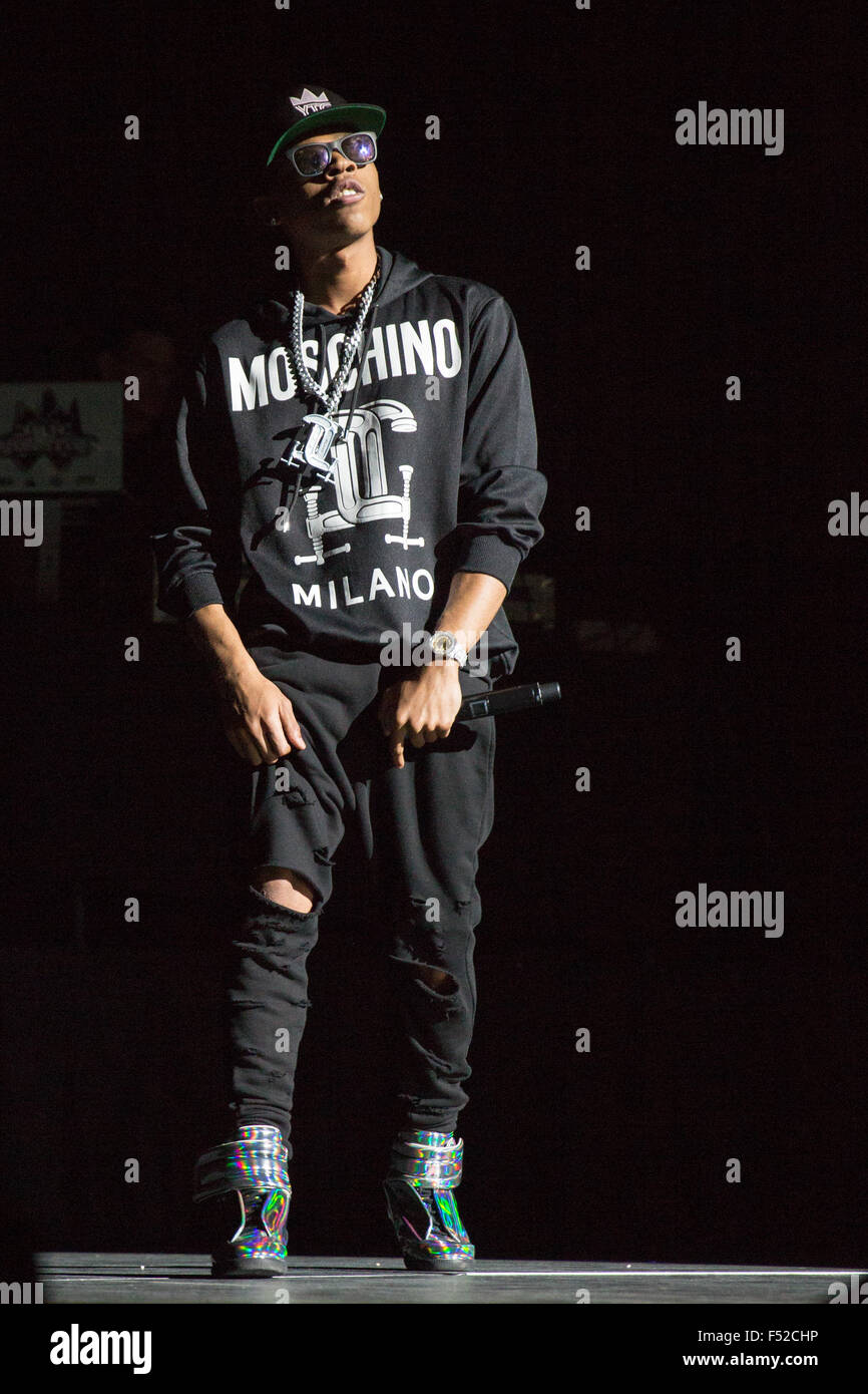 Chicago, Illinois, USA. 25th Oct, 2015. Singer BRYSHERE YAZSHAWN GRAY ...