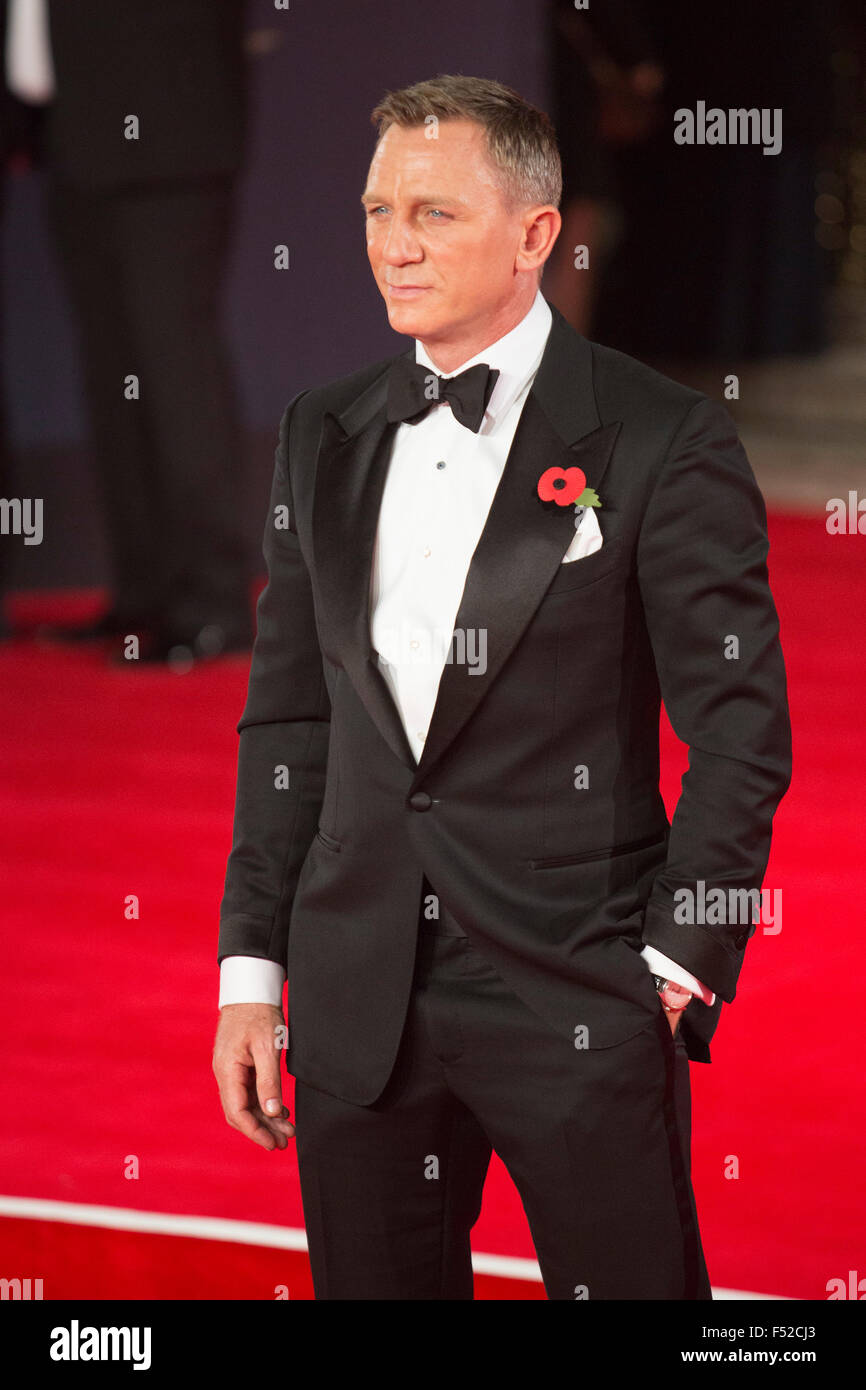 James bond london daniel craig hi-res stock photography and images - Alamy