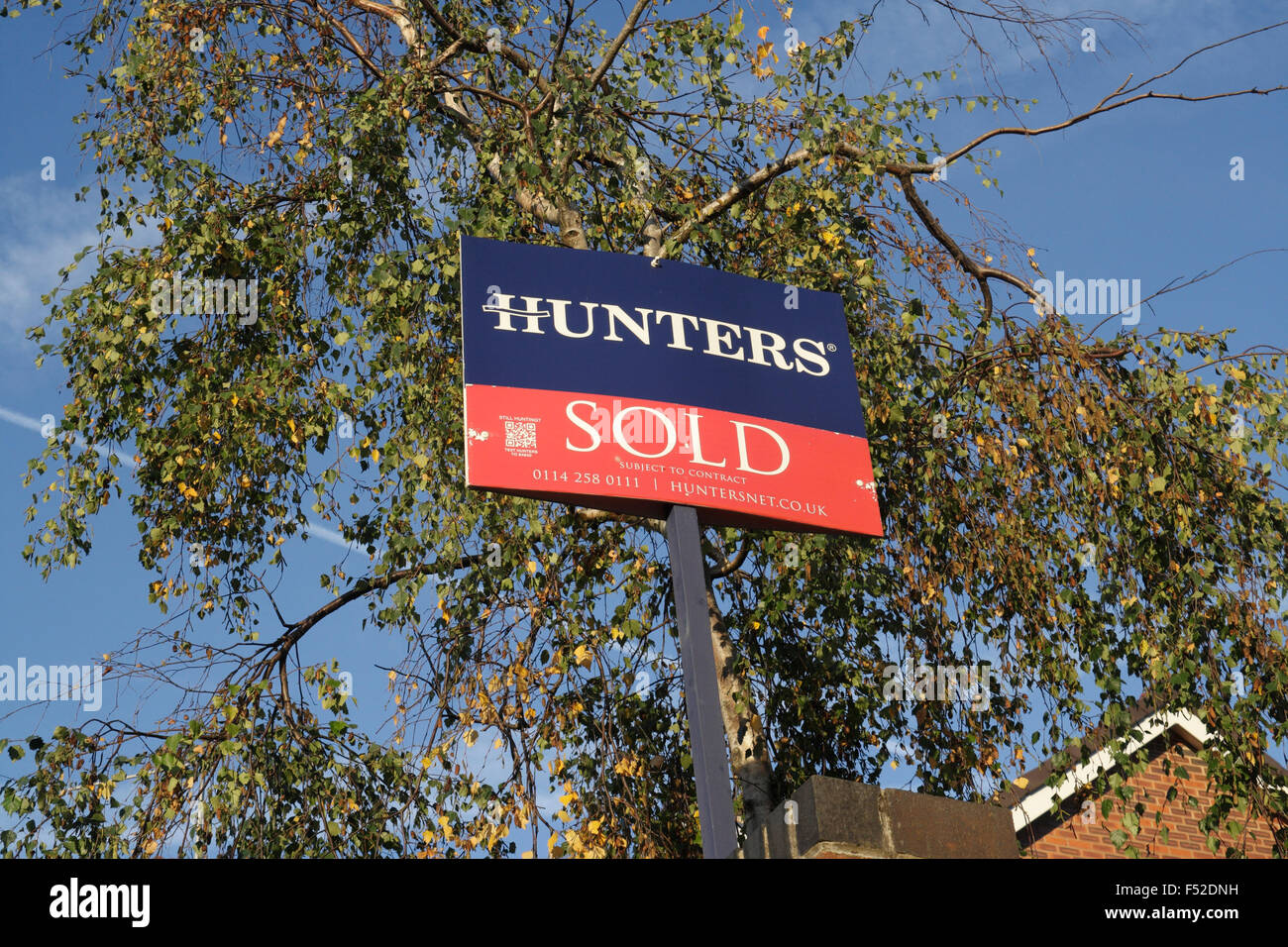 House Sold Sign Stock Photo - Alamy