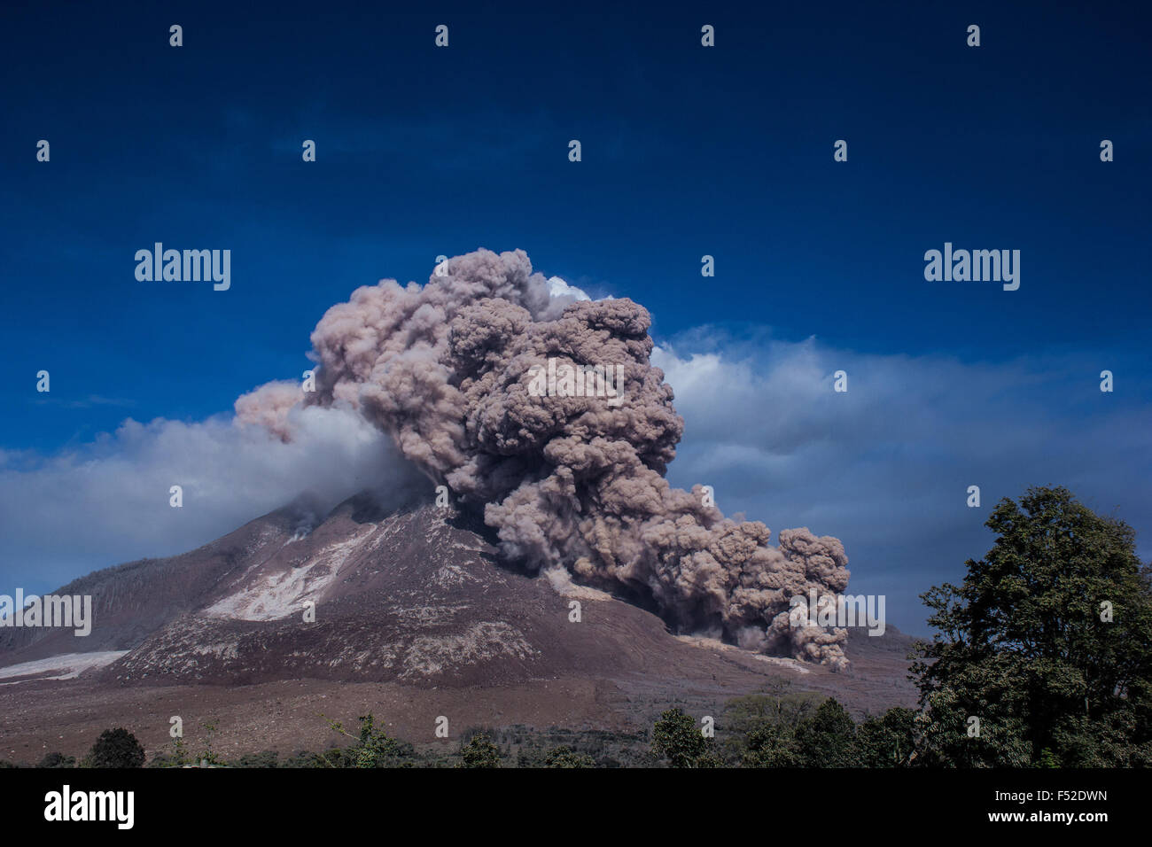 Pyroclastic flow hi-res stock photography and images - Alamy