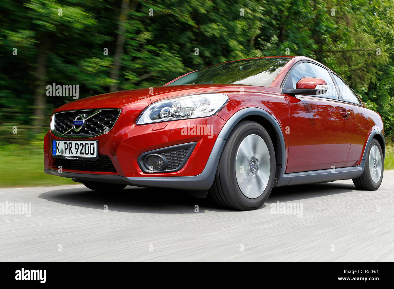 Red car road hi-res stock photography and images - Alamy