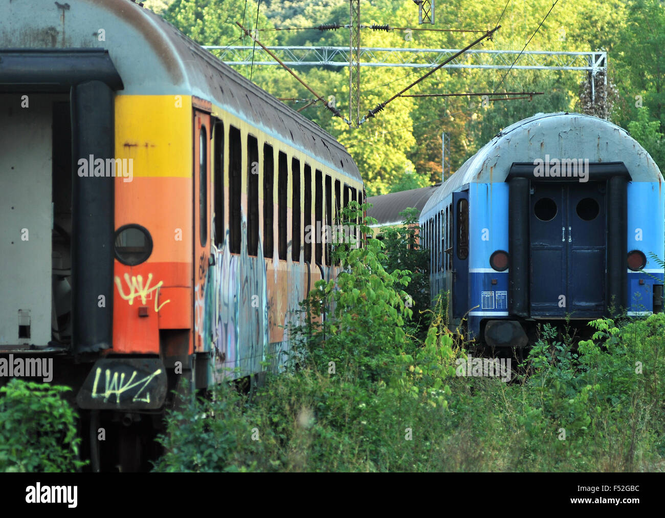 Old wagons hi-res stock photography and images - Alamy