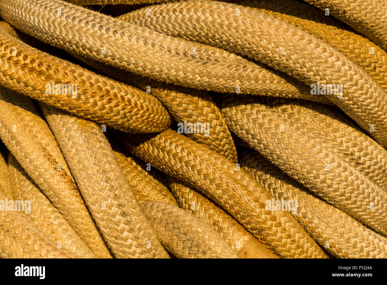 Pile tangled rope hi-res stock photography and images - Alamy