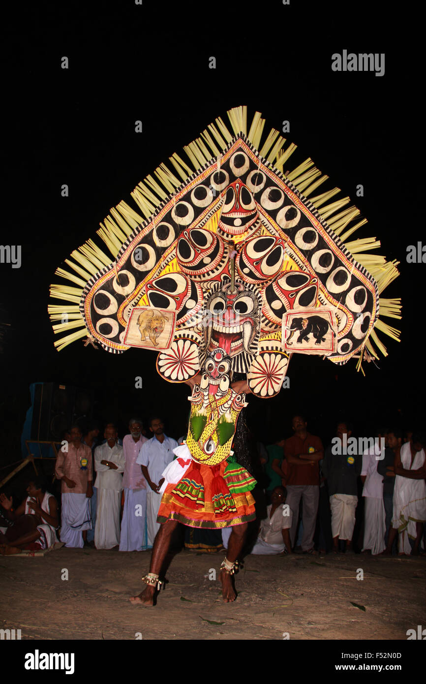 Padayani- traditional folk dance of Kerala Stock Photo - Alamy