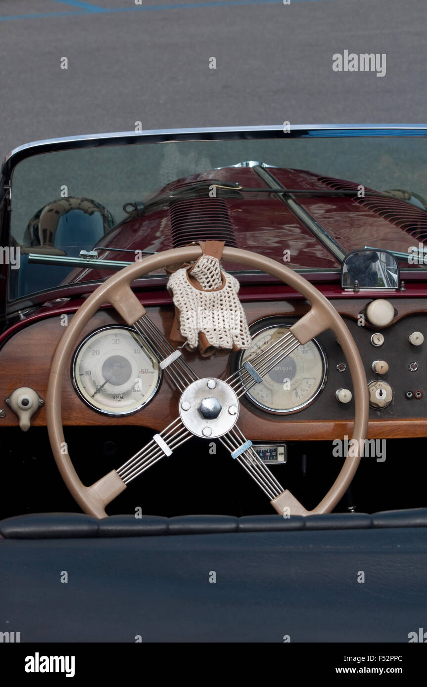 Morgan steering wheel detail hi-res stock photography and images - Alamy